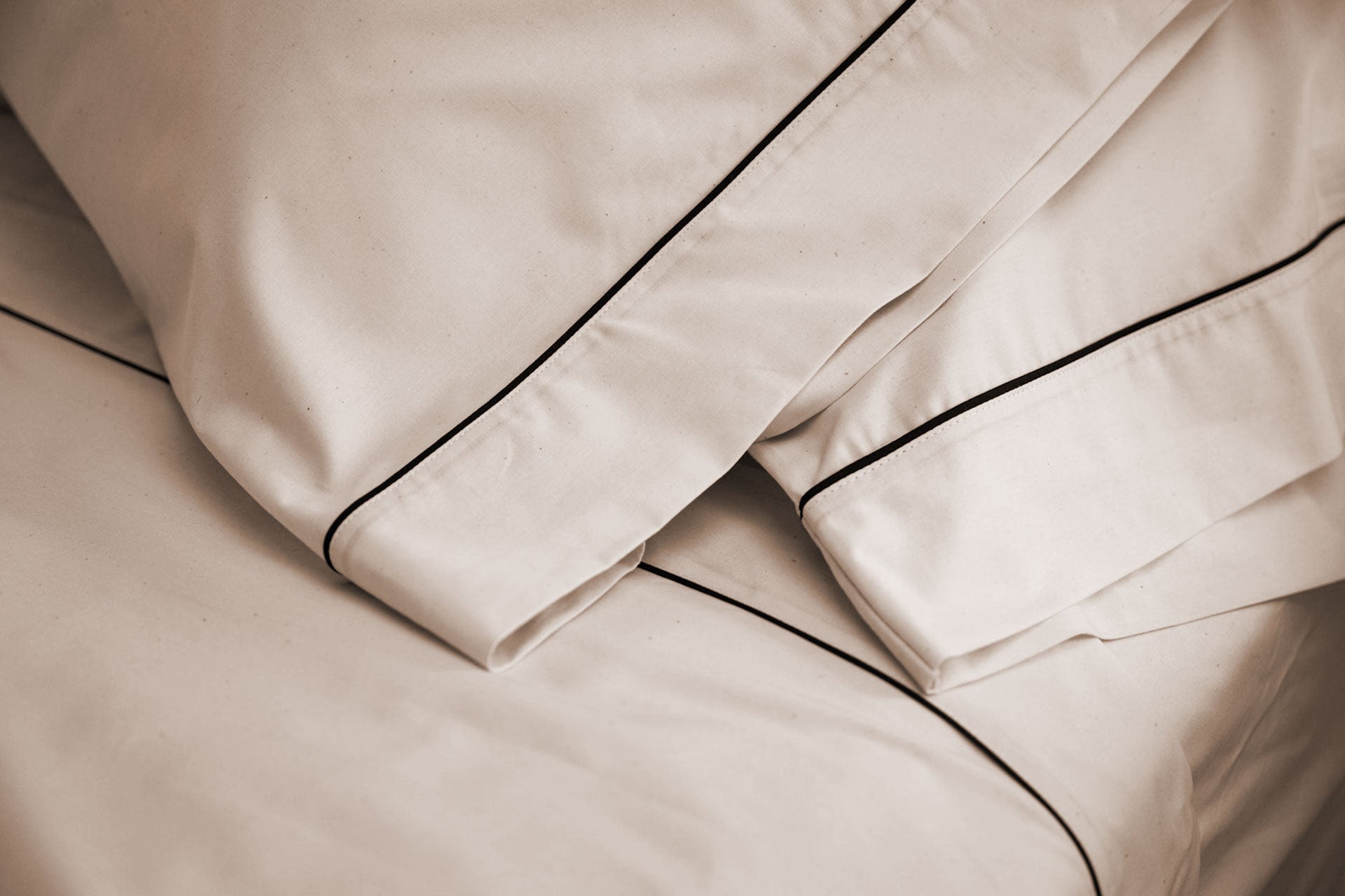 Bed Sheet Set | Classic Piping Design | Cotton | Made in USA - American ...