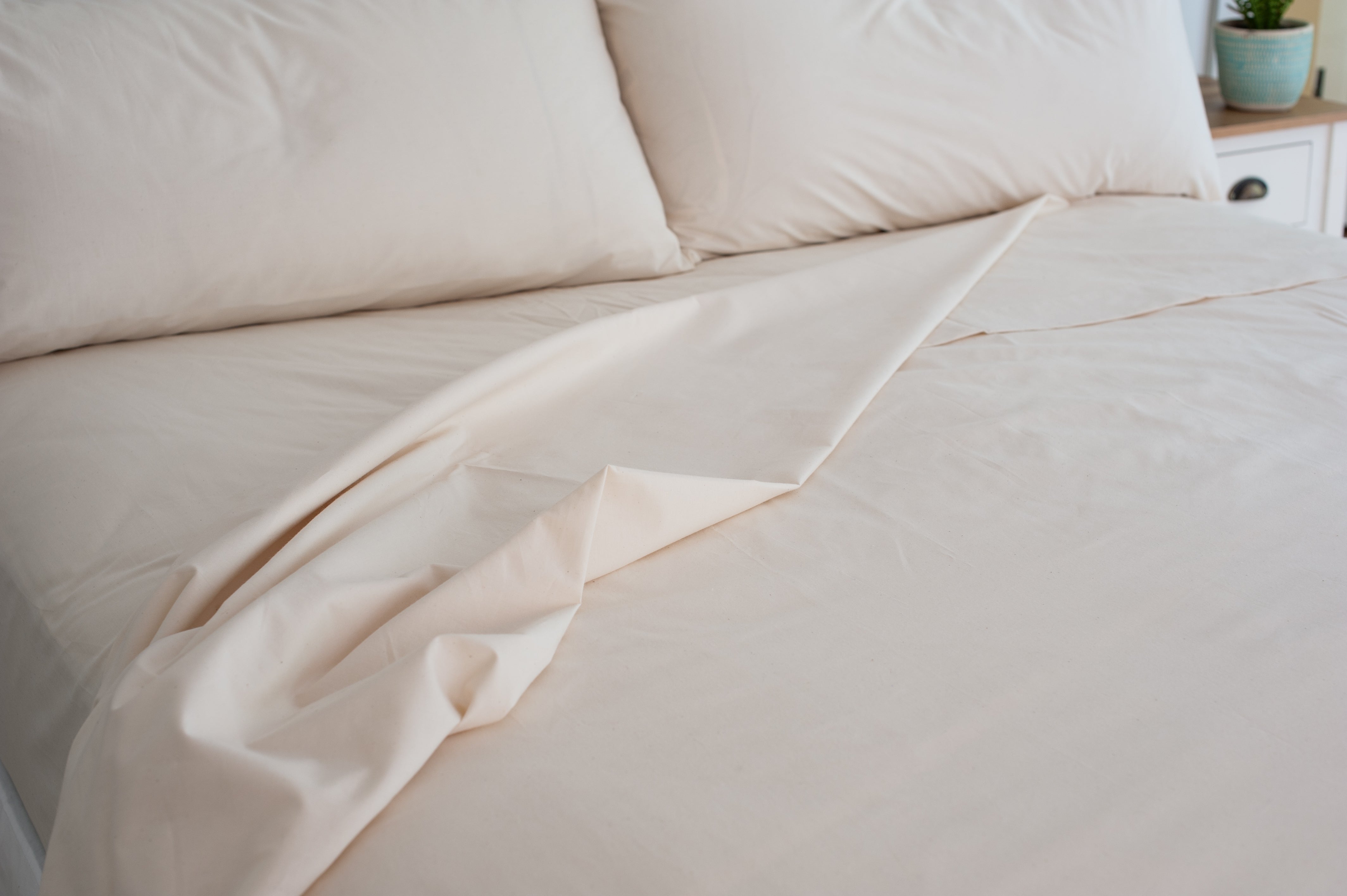 How to Get Wrinkles Out of Cotton Sheets: Tips and Hacks - American ...